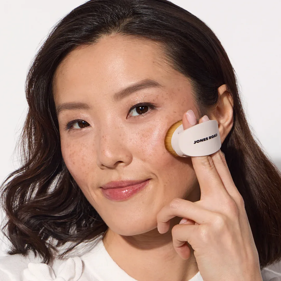 5 Reasons The Makeup Travel Kit 2.0 Is Made For Moms On The Go | Jones Road